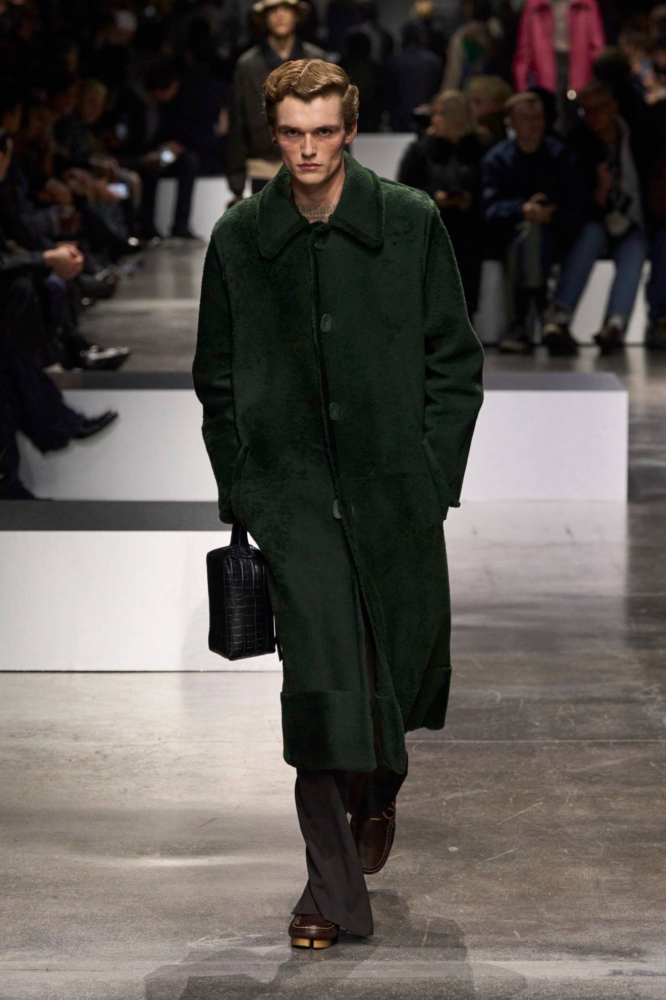 Fendi FW24 - Worldwide Fashion Design Lookbook
