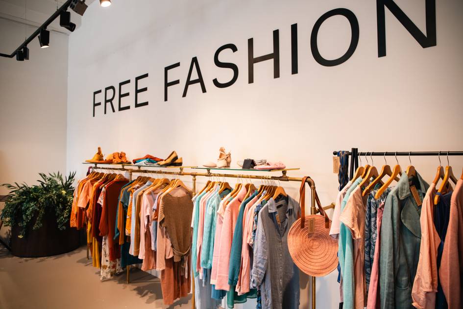 Free clothing and sustainable awareness: the disruptive model of a ...
