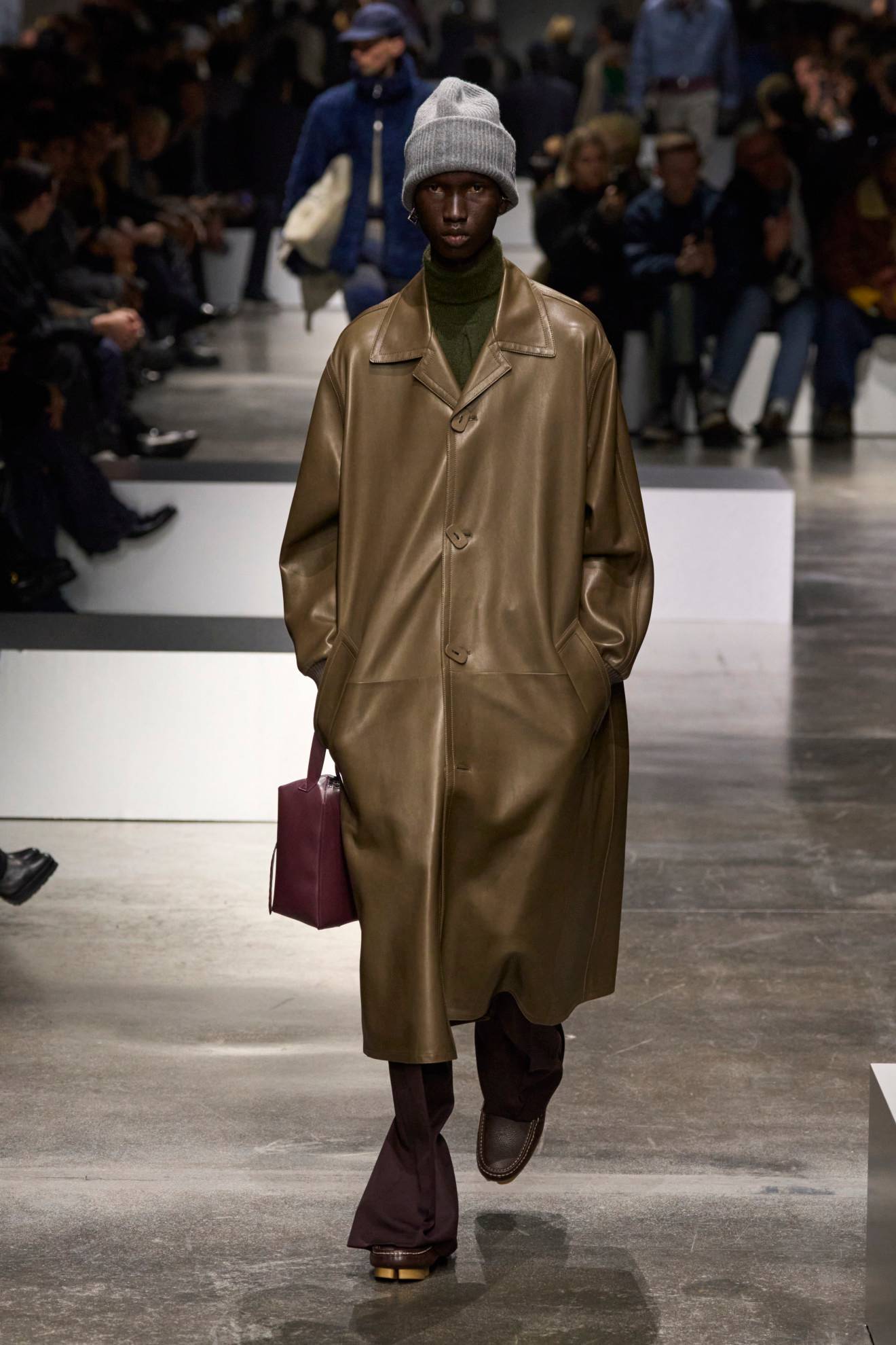 Fendi FW24 - Worldwide Fashion Design Lookbook