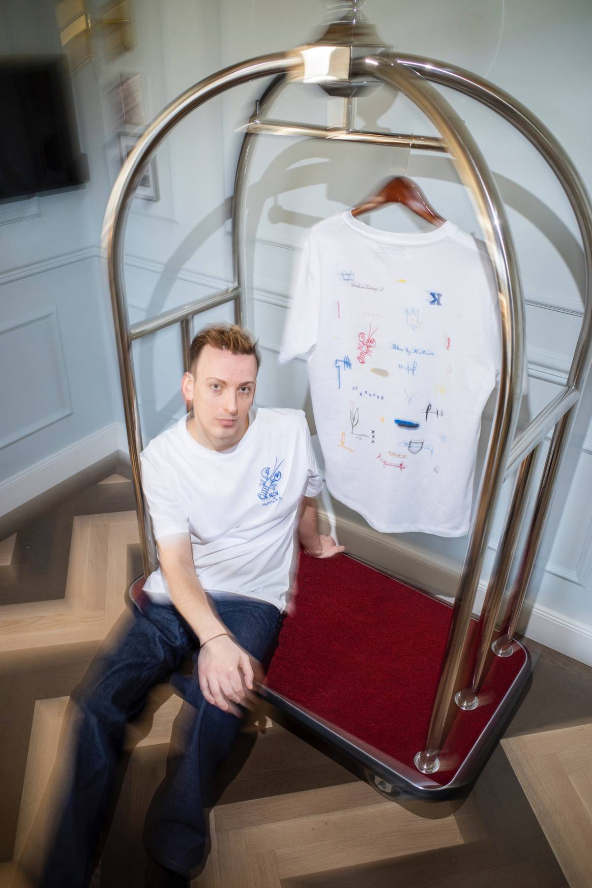 Kings Of Indigo lanciert Shirt mit Berliner Künstler Martin Bünger