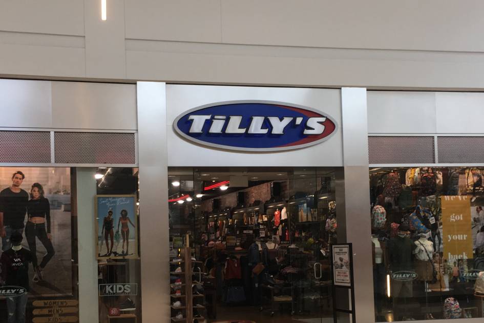 Tilly's records narrowing net loss and Q1 sales growth of 15.9 percent