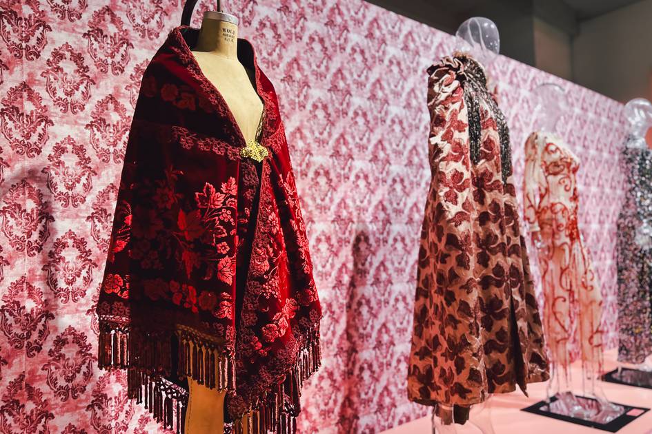 La exhibición que se sumerge en el verdadero significado de moda ...