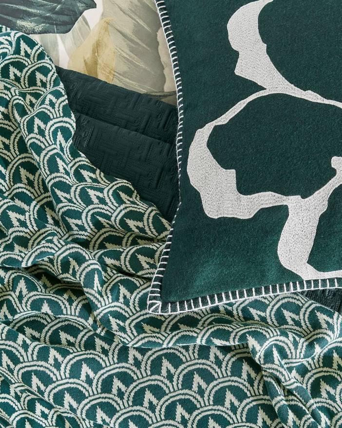 Wave Geometric Throw 150x200cm | Ted Baker