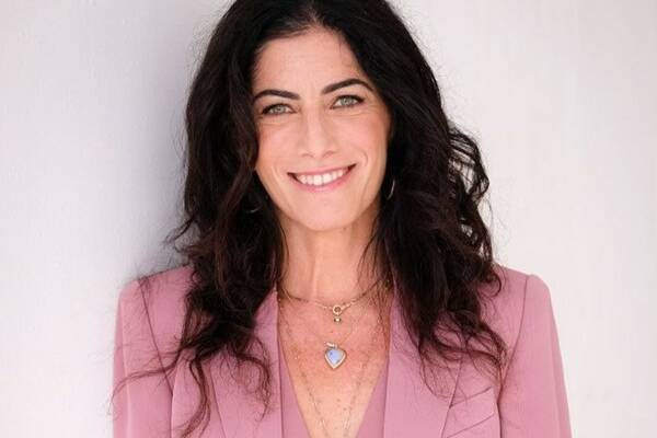 Manhattan Vintage Show owner Amy Abrams named among Fast Company's Most ...