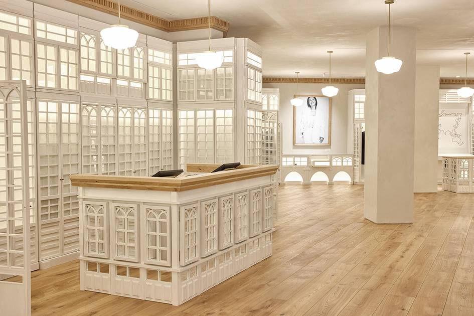 Zara cerrará su histórica primera tienda de Juan Flórez el 30 de enero