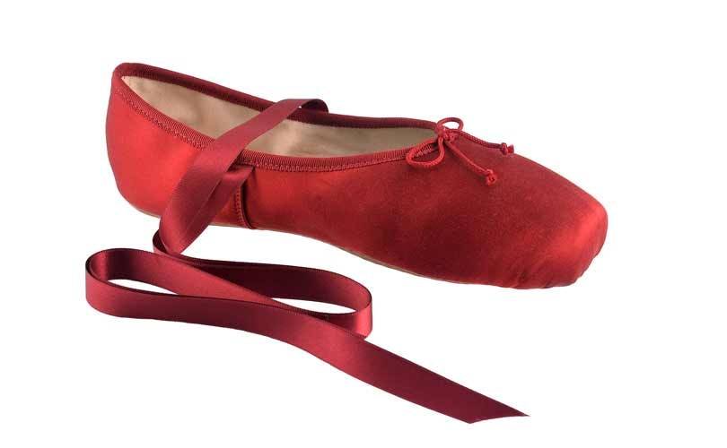 L'Opéra National de Paris et Merlet font descendre la chaussure de ...