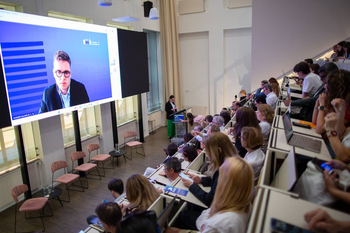 Data as new raw material: European textile industry redefines its ...