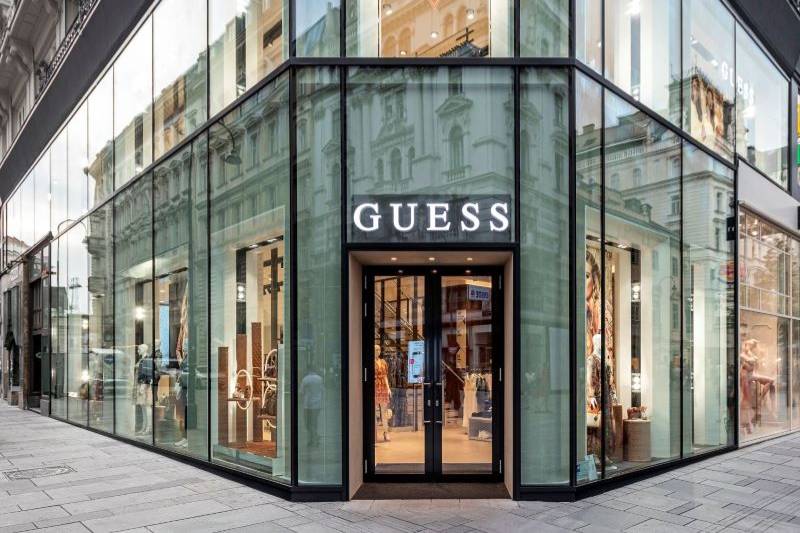Guess zieht Bilanz über erweiterte Omnichannel-Strategie