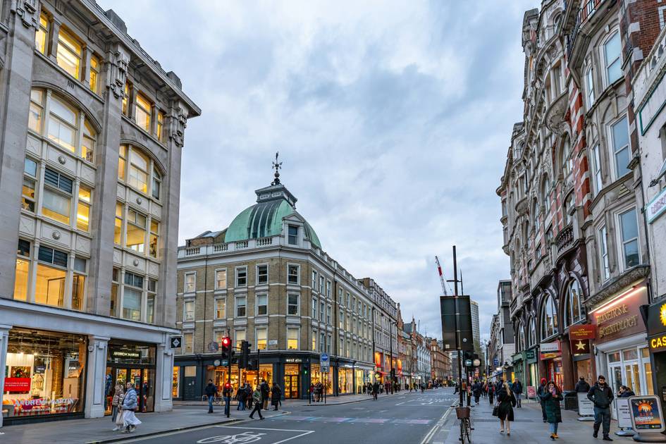 Storm Benjamin impacts weekly footfall, high streets see sharp downturn