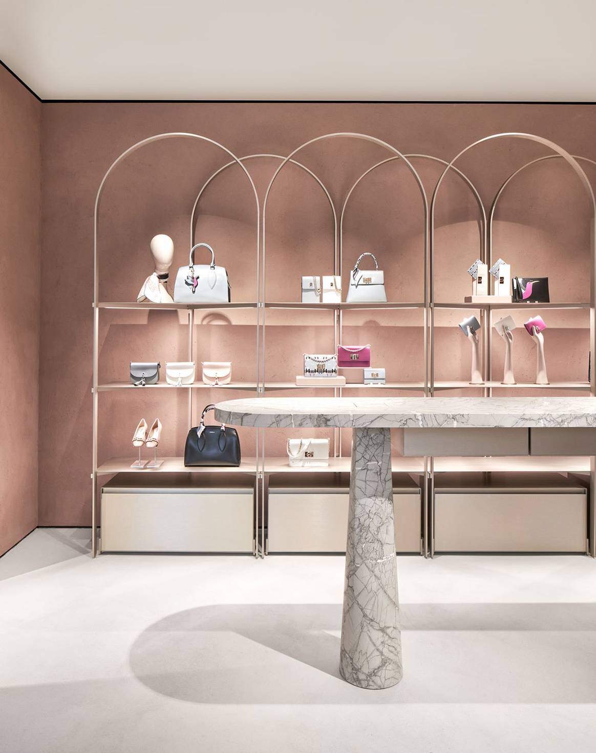 En images : Furla dévoile son nouveau flagship milanais