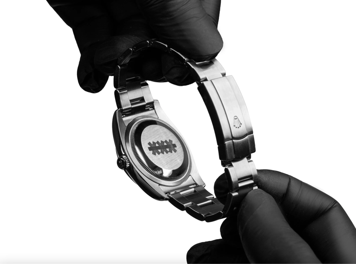 Moscas, ácido y un Rolex por 3 euros: así es el último drop de M*** Shakes