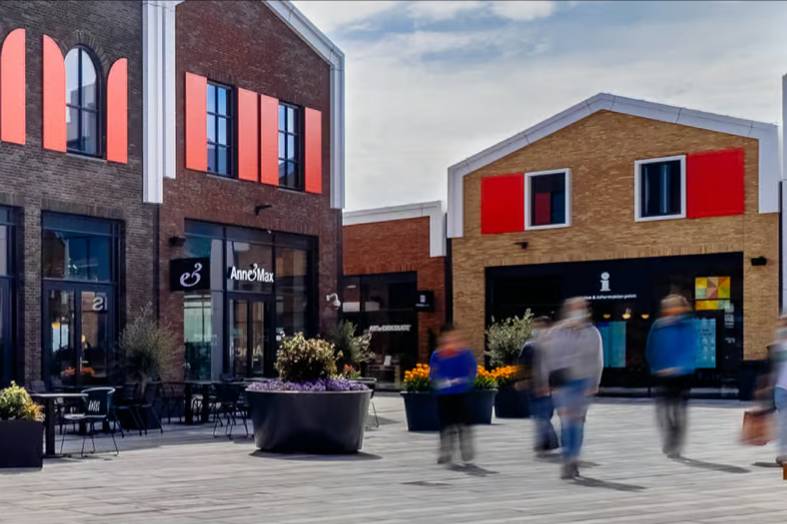 Amsterdam The Style Outlets: een jaar van groei, iconische merken en ...