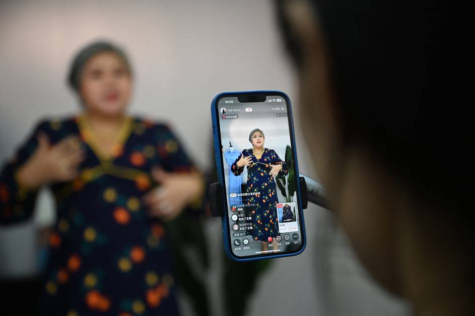 Chinese plus-size influencer spreads body positivity through fashion