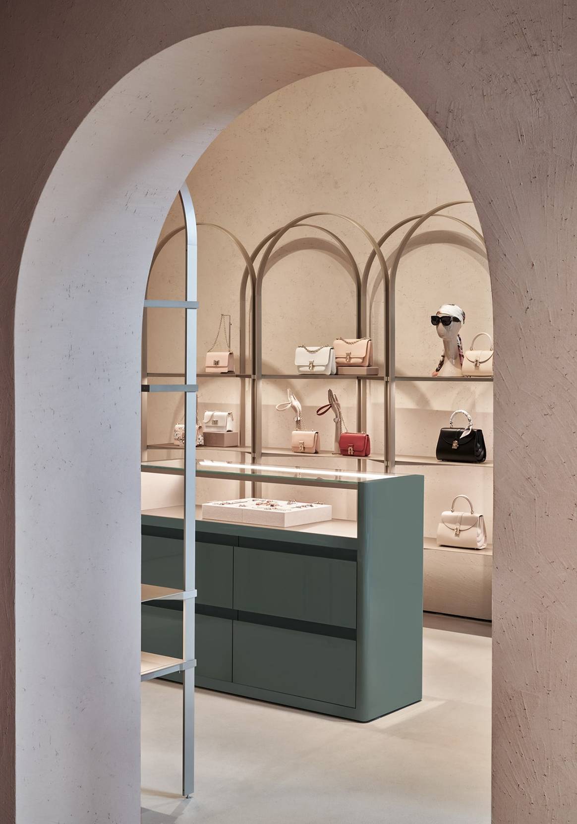 En images : Furla dévoile son nouveau flagship milanais
