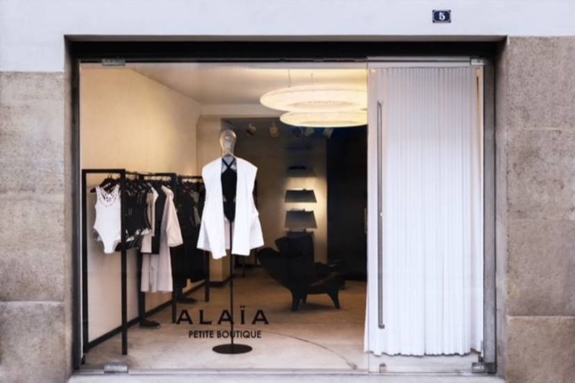 Maison Alaïa se lance dans le beachwear et ouvre un pop-up store pour l ...