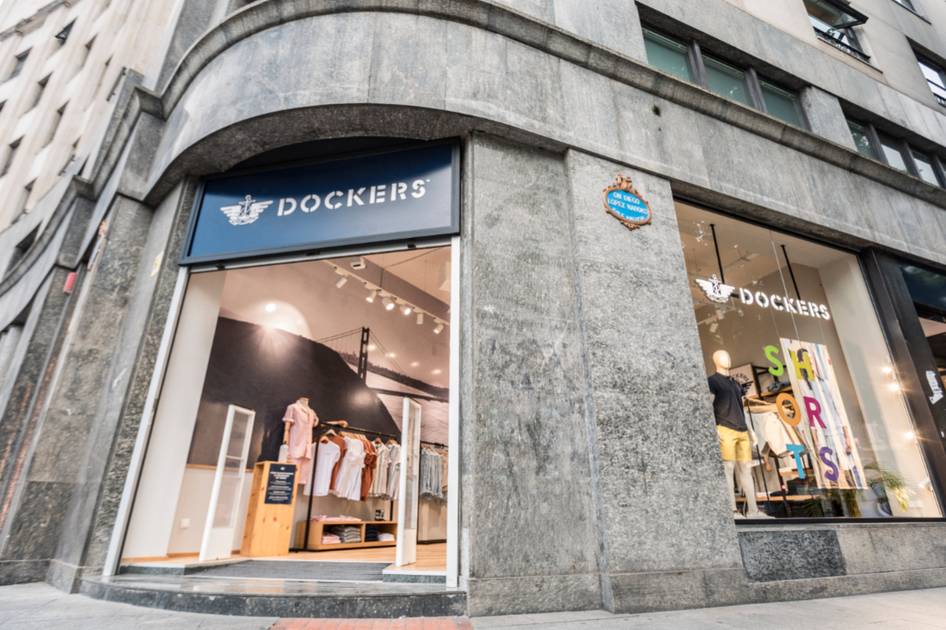 Authentic entra en un acuerdo de 311 millones de dólares para adquirir Dockers de Levi Strauss